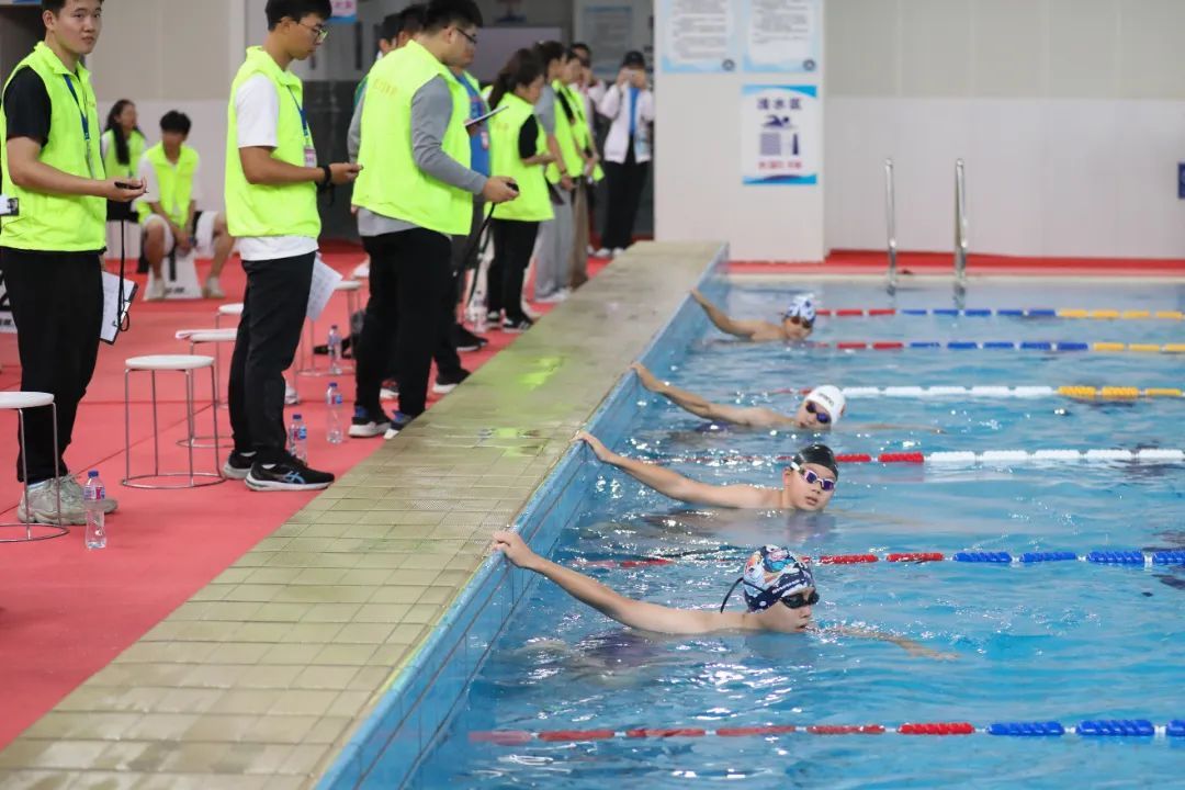 精彩活动劈波斩浪泳往直前2023年松江区中小学生游泳比赛圆满落幕