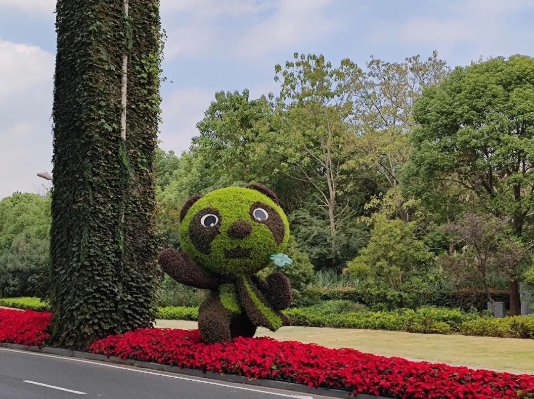 美景上新，“四叶草”周边已披上“盛装”