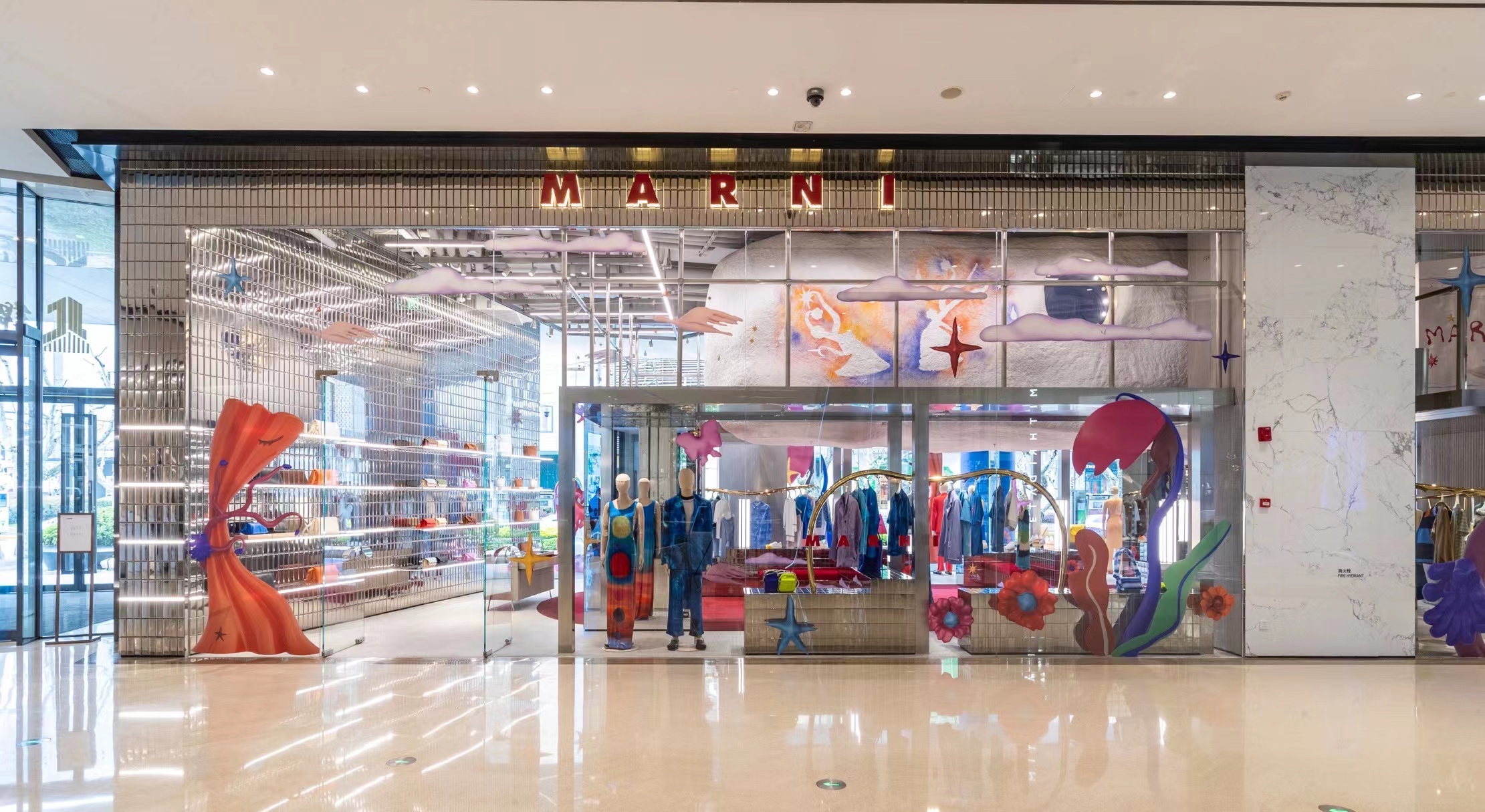 MARNI中国首家旗舰店再焕新，联动90后艺术家打造“梦门”艺术装置空间