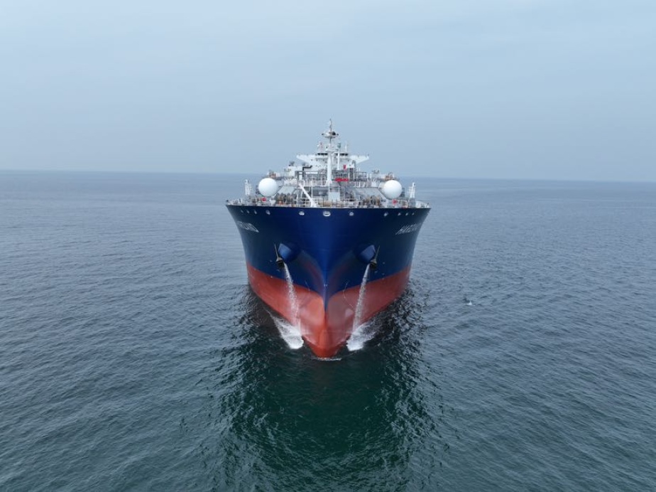 全球首艘93000立方米超大型液化气船计划今日交付