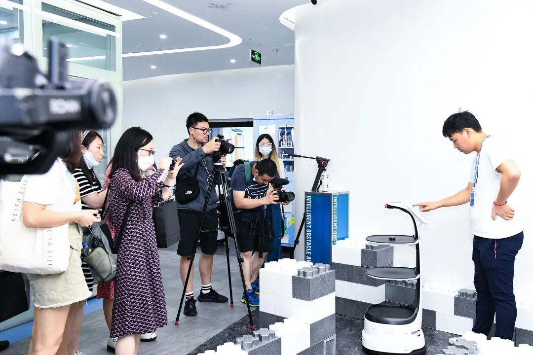 【探营】WAIC 2023开幕在即，媒体记者提前探营