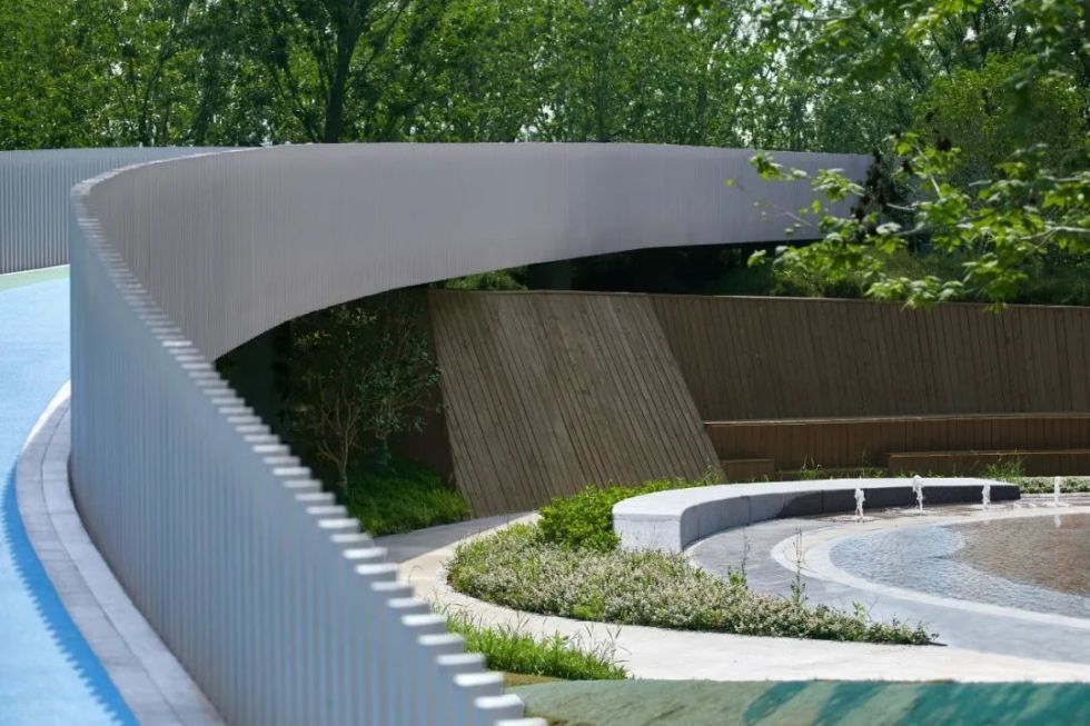 来浦东，看神奇的“莫比乌斯环”