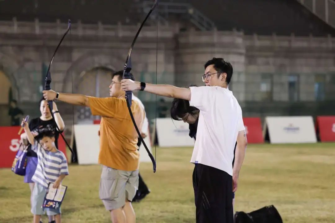 小红书「大家运动会」线下开玩，引领夏日运动新风尚