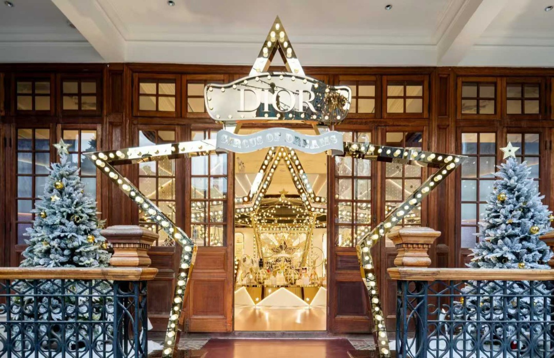 Moments in December丨Shanghai Daily & JING'AN News_上观新闻